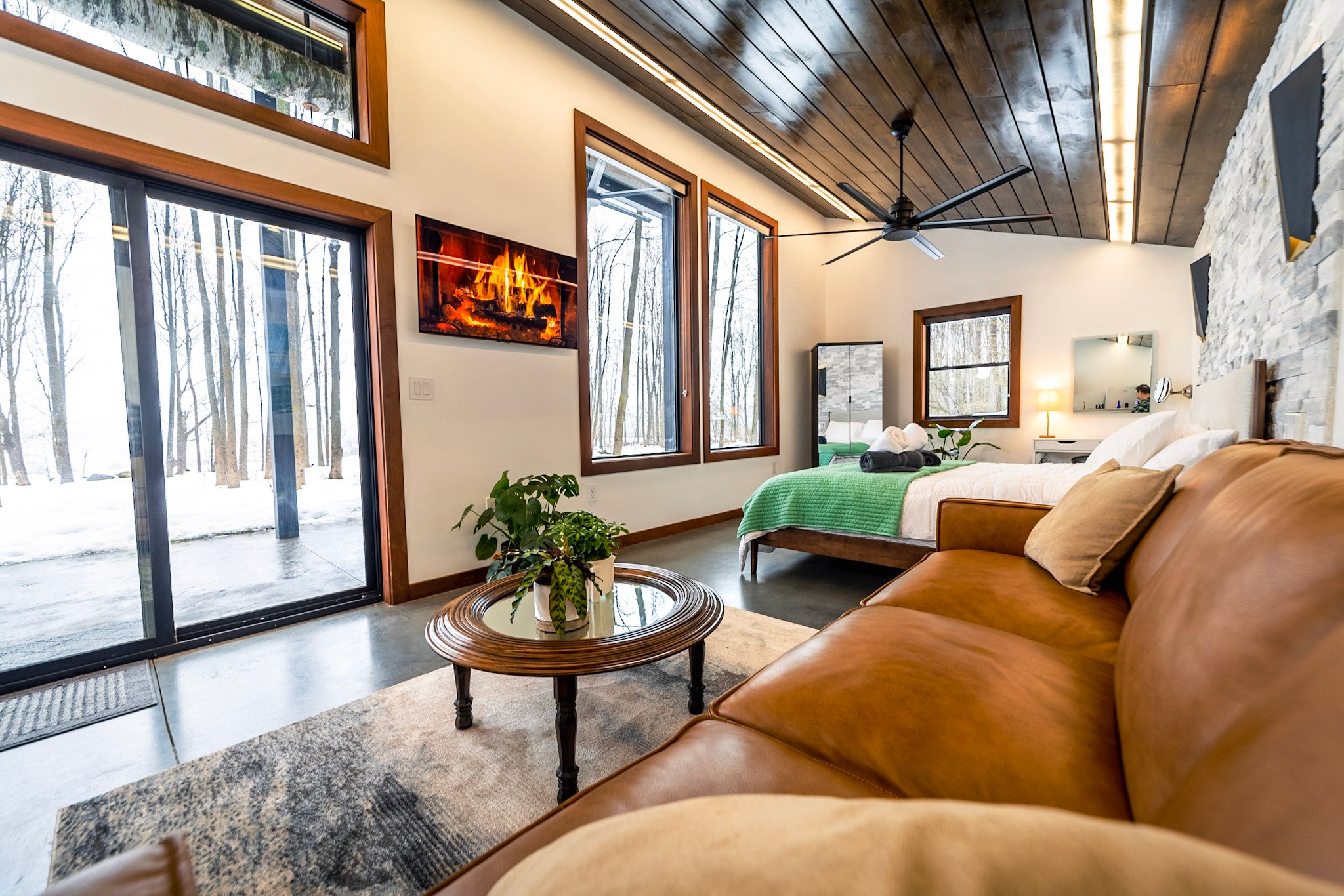 Hickory Outlook - Luxurious Getaway for Couples with Sauna and Hot Tub ...